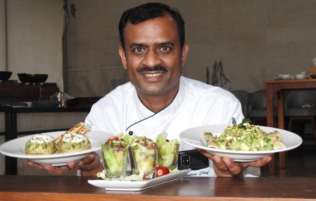 What's new? Moon Tree Cafe's hot and delicious spread at 'Sizzler Food ...