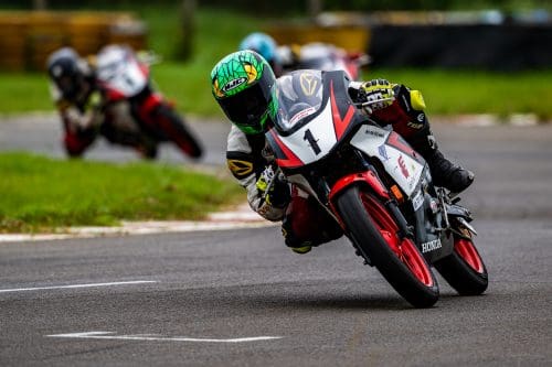 Big win by ace rider Rajiv Sethu - Indian National Motorcycle Racing ...
