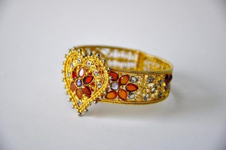 The renaissance of Heirloom Jewellery in India: A love affair with 10 ...